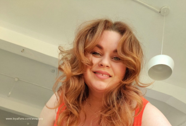 Do you like seeing me in this position? - Anna Katz Official Photos ...