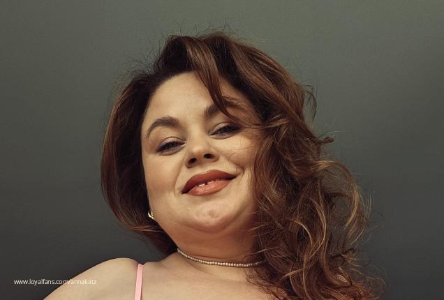 Curious...how big boobs can make your weekend extra special? 😉 - Anna ...