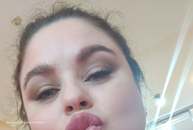 How is your mood honey ?💗 - Anna Katz Official Photos | www.Loyalfans.com