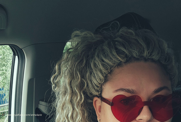 Sunny days, busty ways: your weekend fantasy awaits 💋 - Anna Katz ...