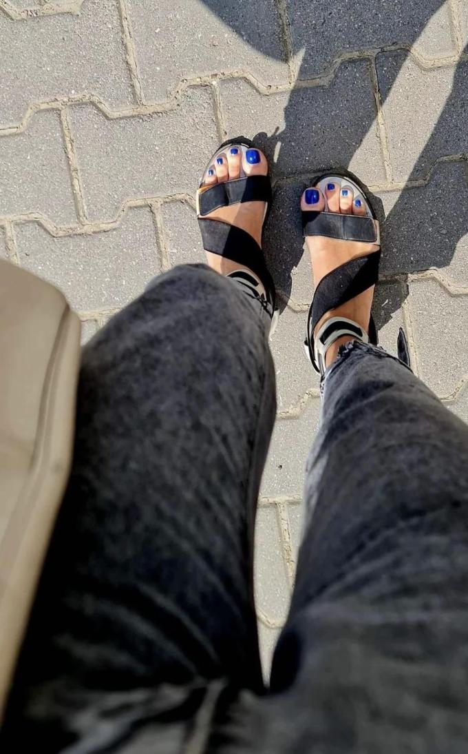 Suns out, toes out 😏 - Softsolesxx Official Photos | LoyalFans