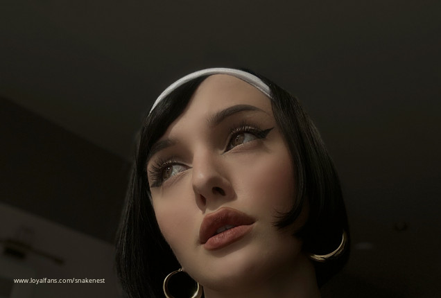 Old money rich - Silvia the Latex Diva Official Photos | LoyalFans