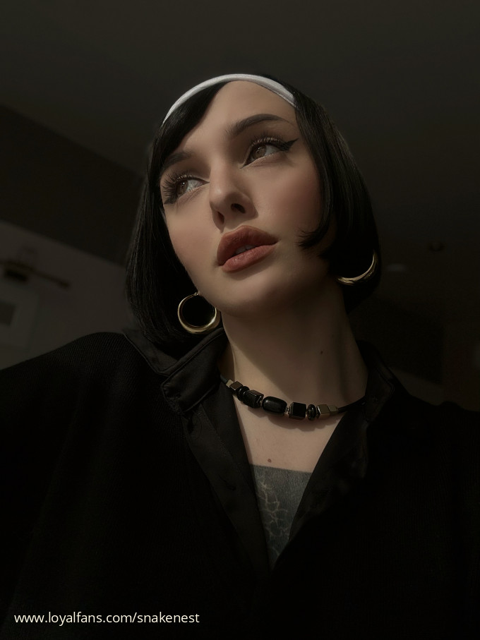 Old money rich - Silvia the Latex Diva Official Photos | LoyalFans