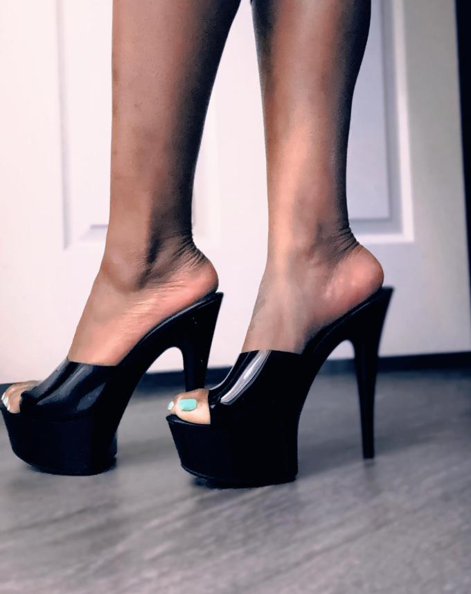 New Pedicure Alert - Mistress Savage Findom Femdom Official Photos | www.Loyalfans.com