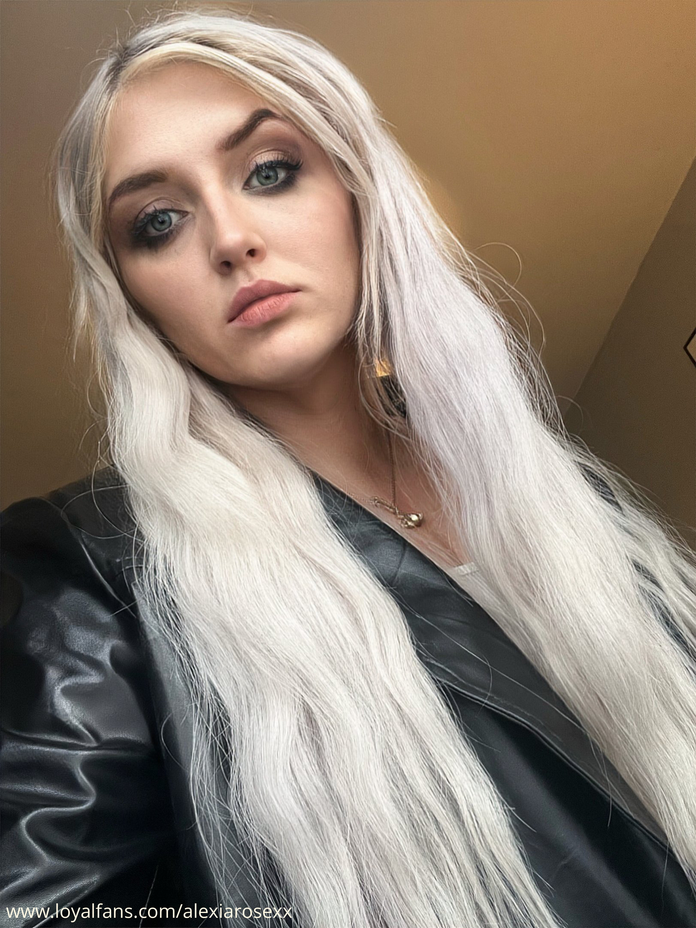 Alexiarosexx’s Official Social Fan Page | LoyalFans