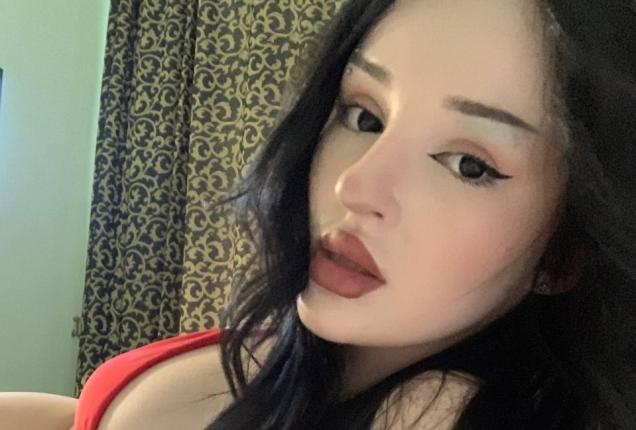 Use your attention💥 - ElektraNoe Official Photos | LoyalFans