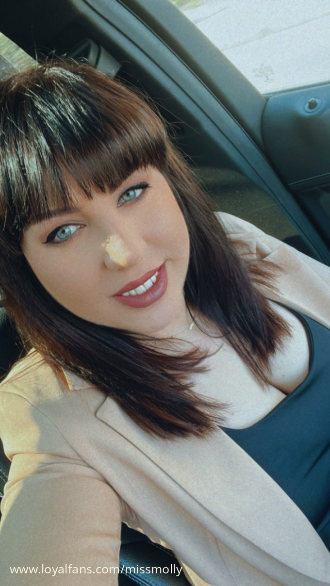 Have a nice weekend guys ! - Miss Molly Official Photos | www.Loyalfans.com