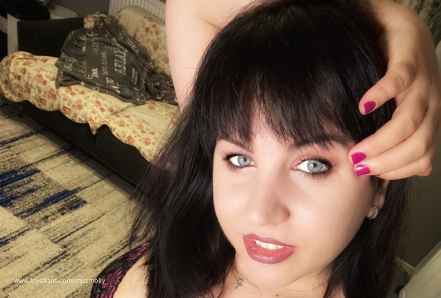 🎁5 reasons to follow & subscribe me! - Miss Molly Official Photos | www ...