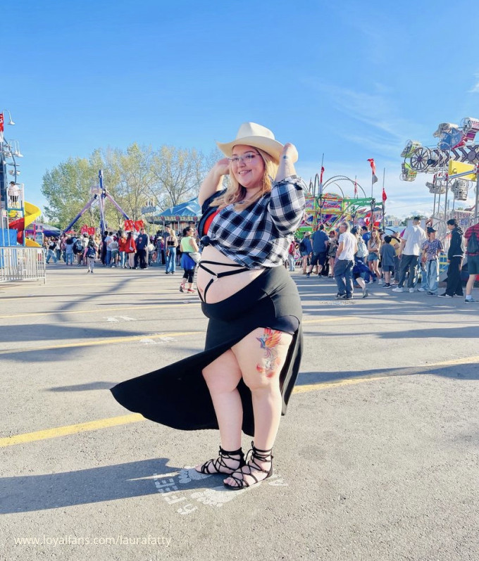 Laura Fatty’s Official Social Fan Page | LoyalFans