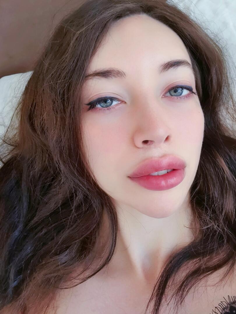 sasha_de_sade’s Official Social Fan Page | LoyalFans