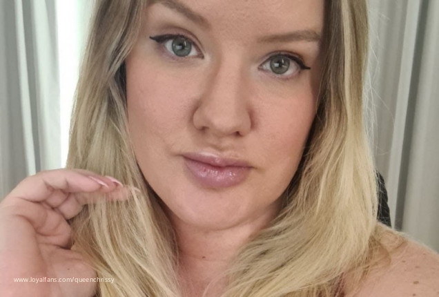 Cam sessions with subscribers only! - Queen Chrissy Femdom Findom Hypno Official Photos | www ...