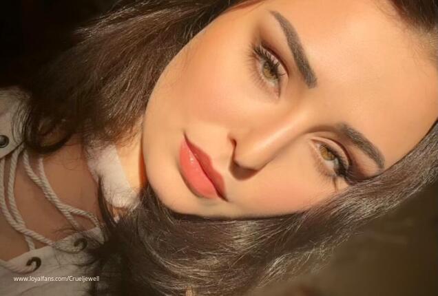 Sucking my sweaty toes - Cruel Jewell Official Profile | LoyalFans