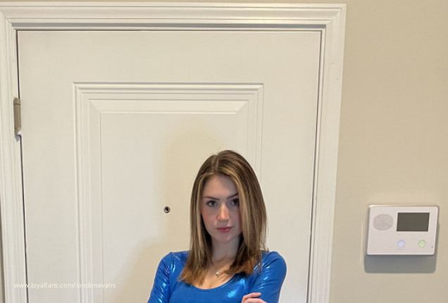 New Nails - London Evans Official Photos | LoyalFans