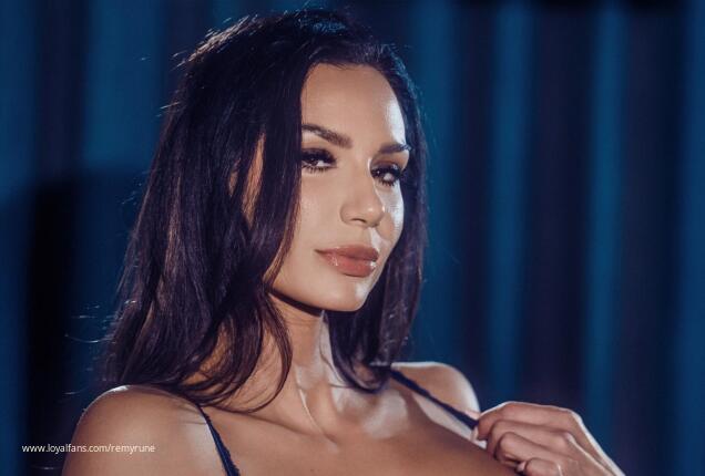 SLICK SEDUCTION - Remy Rune Official Profile | www.Loyalfans.com