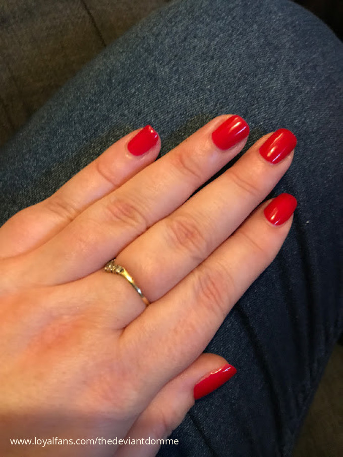 SEXY RED NAILS - The Deviant Domme Official Photos | www.Loyalfans.com
