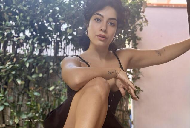 Feet worship with Iris - ITA - Iris Nox Official Profile | LoyalFans