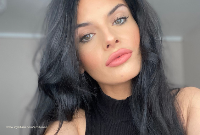 Princess farts in tight leggings - Miss Emily Official Profile | www ...