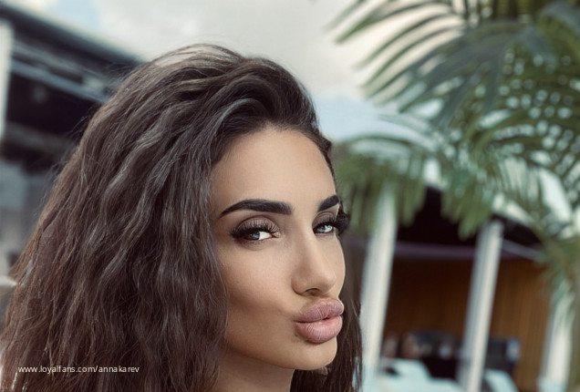 Typa girl that make you work for it 💦 - AnnaKarev Official Photos ...