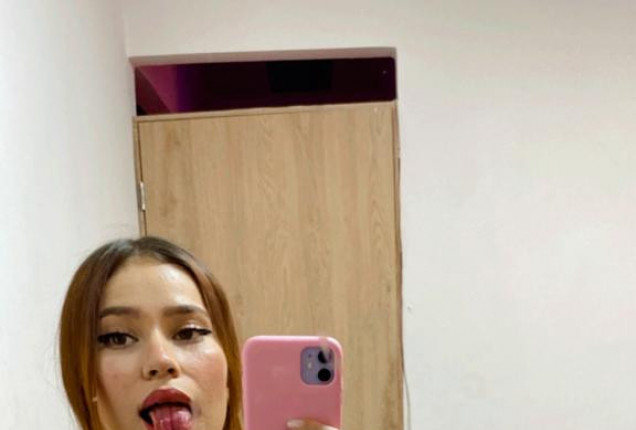 I want you to put me like this! 🙈🙈 - HannahSmith Official Photos | www ...