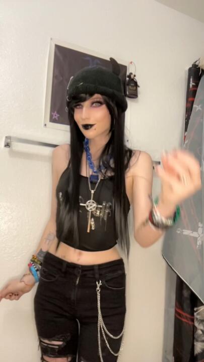 Drain your wallet, and your balls to me~ - Goddess Kayla Lavigne ...