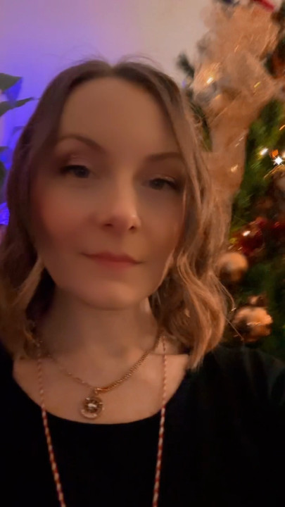 Marry Christmas Eve 🥰 - Mayrim Hay Official Profile | www.Loyalfans.com