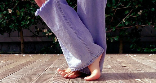 Barefoot and Jeans - Sweet Feet NZ Official Profile | LoyalFans