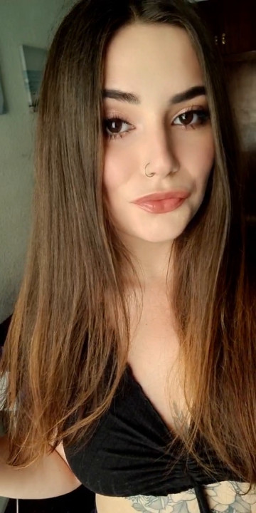 My power is from my beauty and your pathetic face😈 - Natural Findom Goddess Yulia Official ...