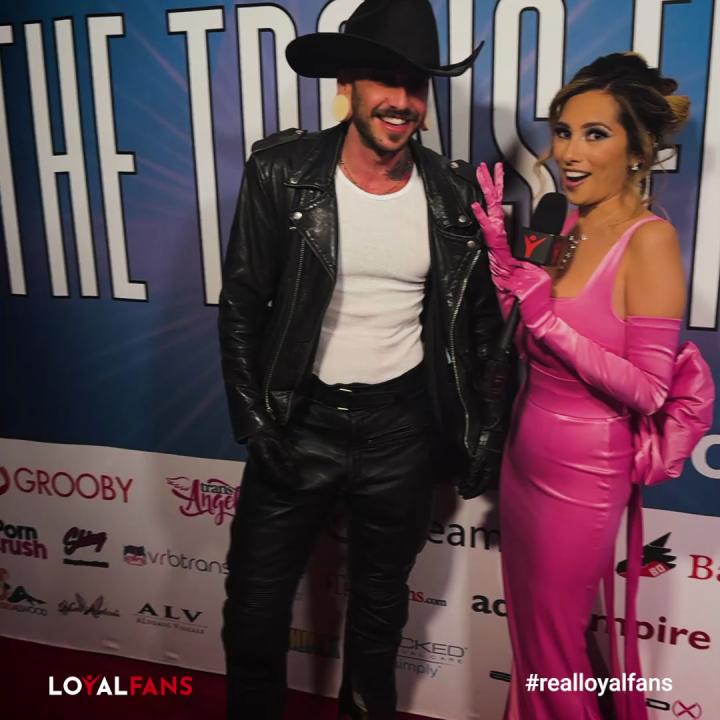 Bringing back some sexy! 🔥 - LF Creator Spotlight Official Profile ...