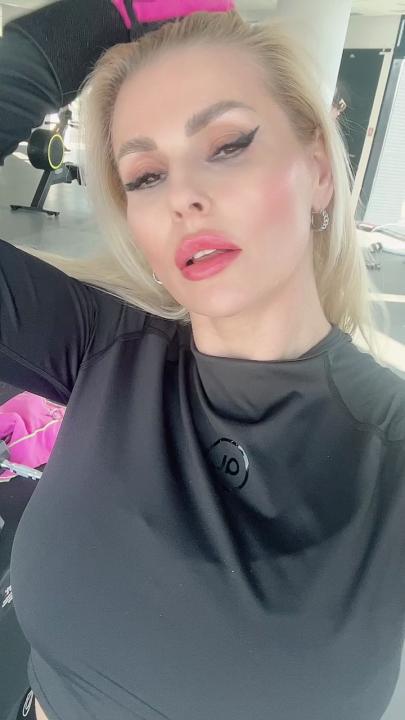 Sniff my sweat at the gym - Mistress Lexy Noir Official Profile | LoyalFans