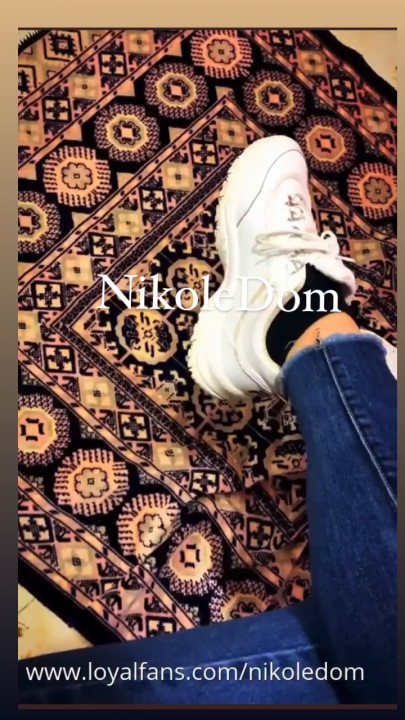 Preview😈 Sniff, clean and say… “Thank u Goddess” 🥰 - Nikole Dom ...