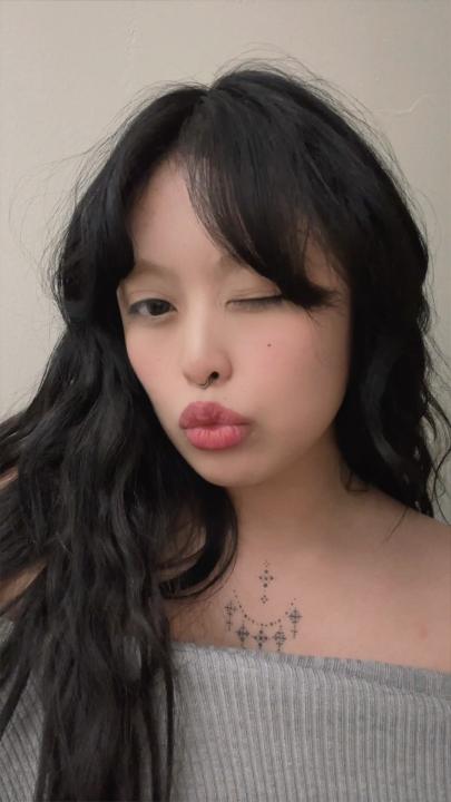 kiss kiss - Goddess Misa Mommy Asian Findom Femdom Official Profile | www.Loyalfans.com