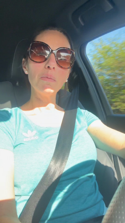 Bonjour! - Kelly Hart Official Profile | www.Loyalfans.com