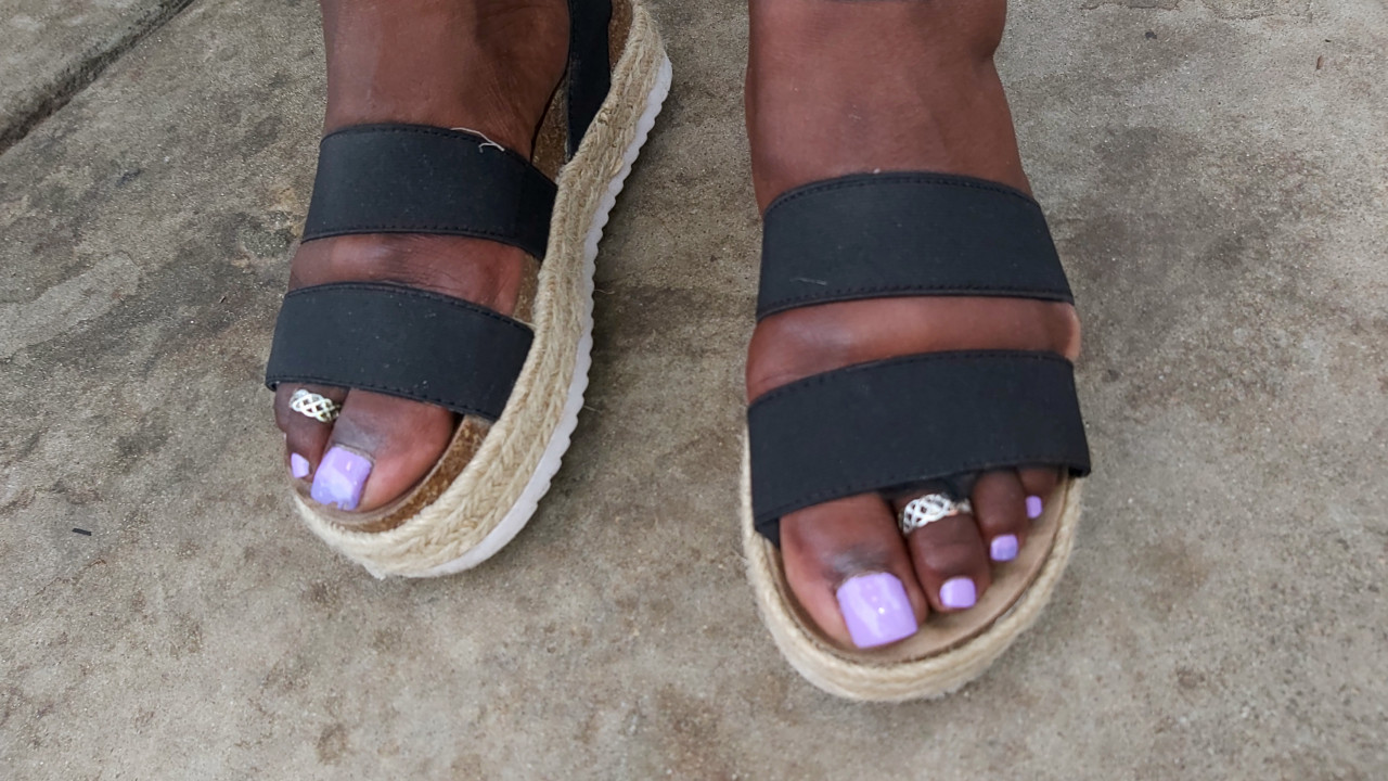 Mall Bus Stop Catch/ Strike Hersey Dark Chocolate Feet N Beefy Purple ...