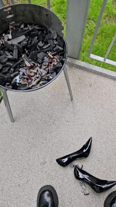 Good morning nerds - Thea X Official Profile | www.Loyalfans.com