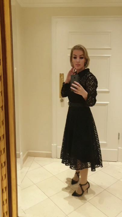 Out at lunch... - SpoiltPrincessG Official Profile | LoyalFans