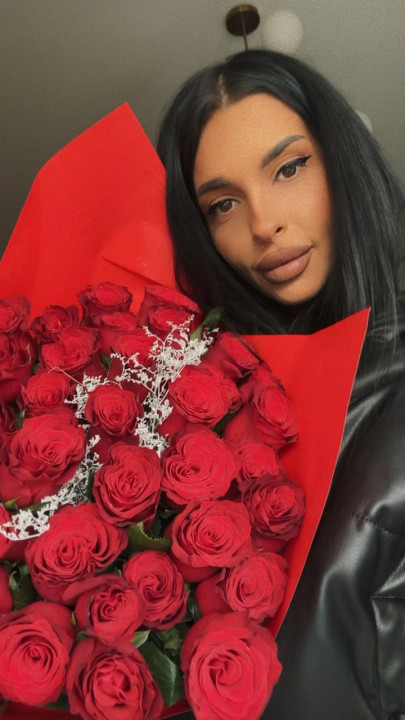 51 roses - GIPSY GODDESS 12 MAY BDAY Official Profile | www.Loyalfans.com