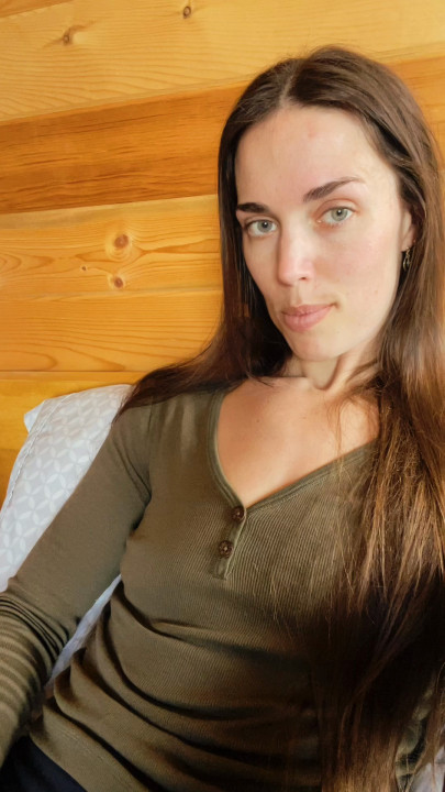 Shhh.. they might hear you. - Alice Rose Official Profile | www.Loyalfans.com