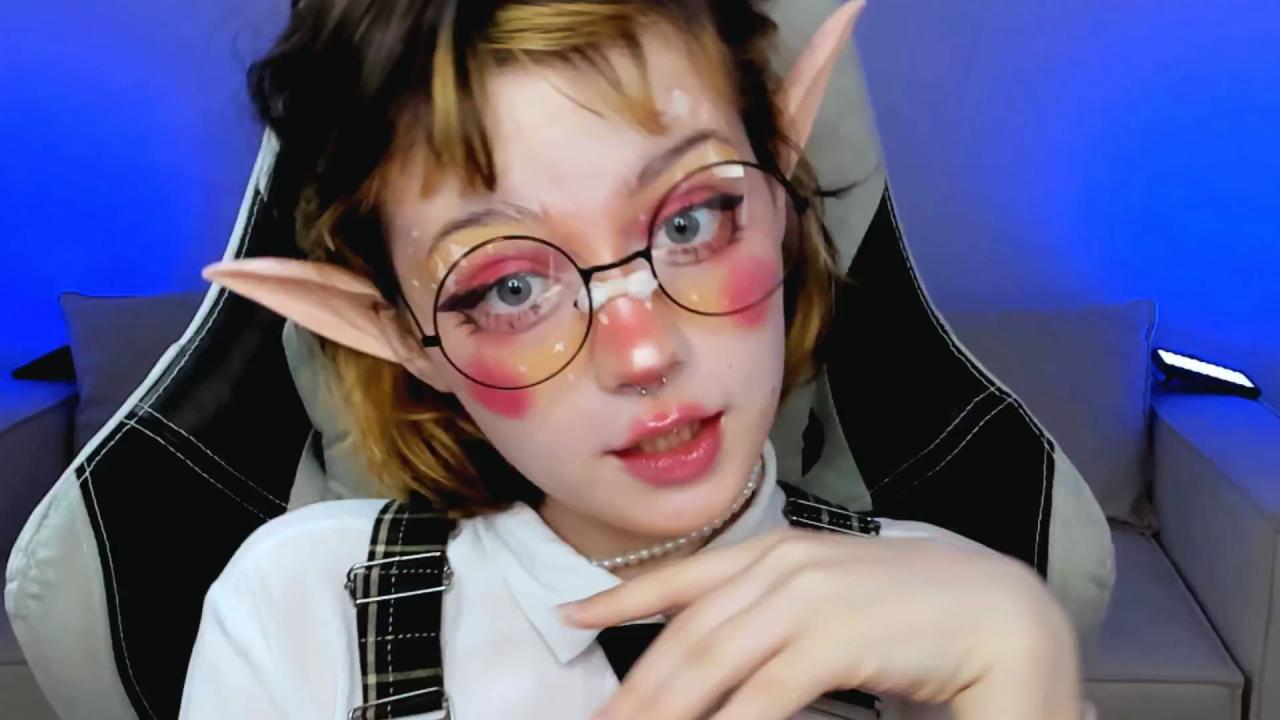 I'm a duck today, questions? - Megantron Official Profile | www ...