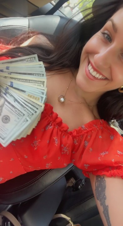 Finished My session & then picked up 2k from My local foot bitch - Goddess Athena sensual findom ...